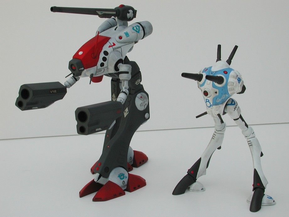 Bandai 1/100 Scale Glaug Tactical Pod and Revoltech Regult - Macross ...